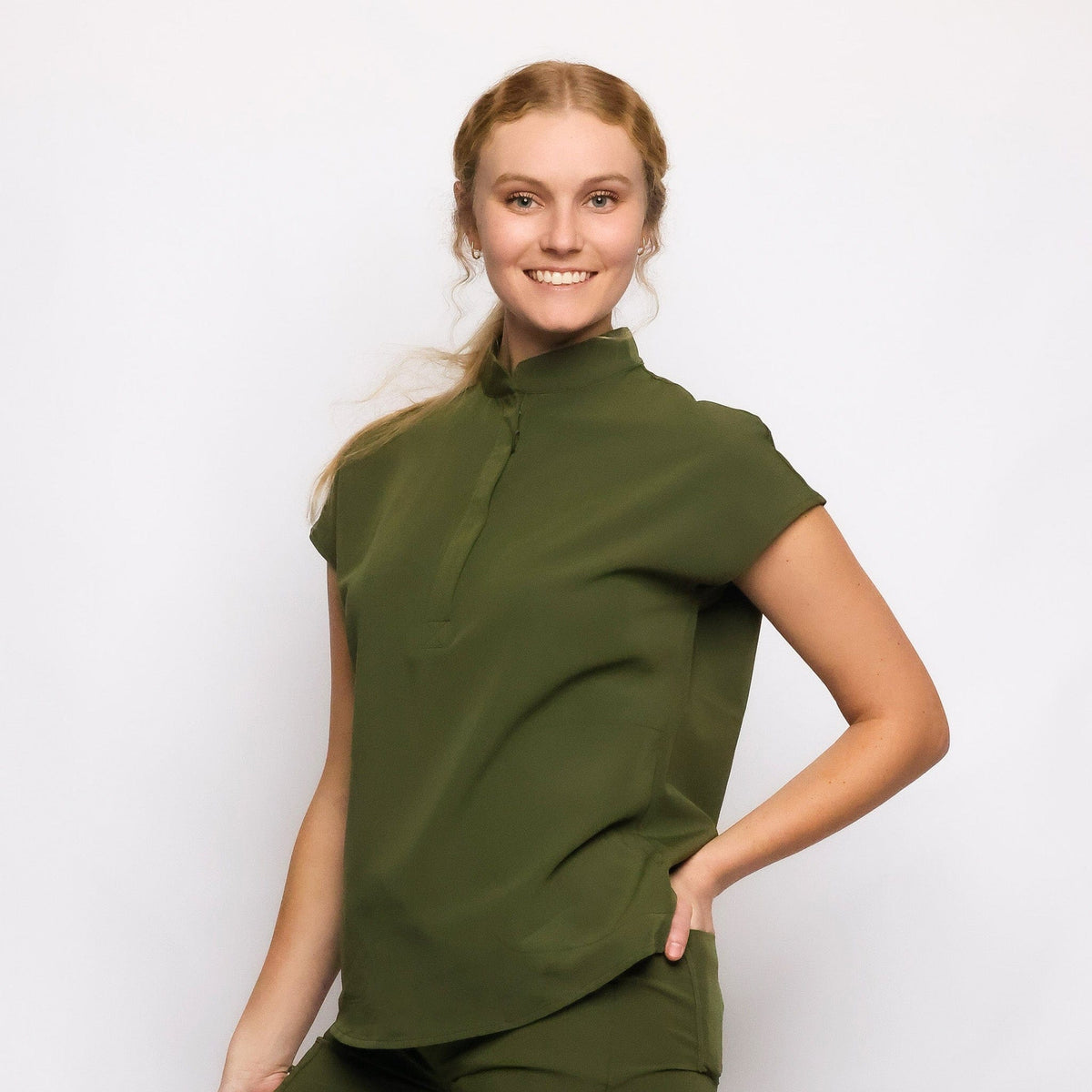 COLOSSAL SCRUB TOP OLIVE GREEN | sigmascrubs.com